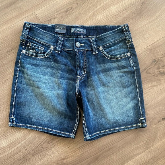 Silver Jeans | Shorts | Nwt Silver Suki Jean Shorts | Poshmark
